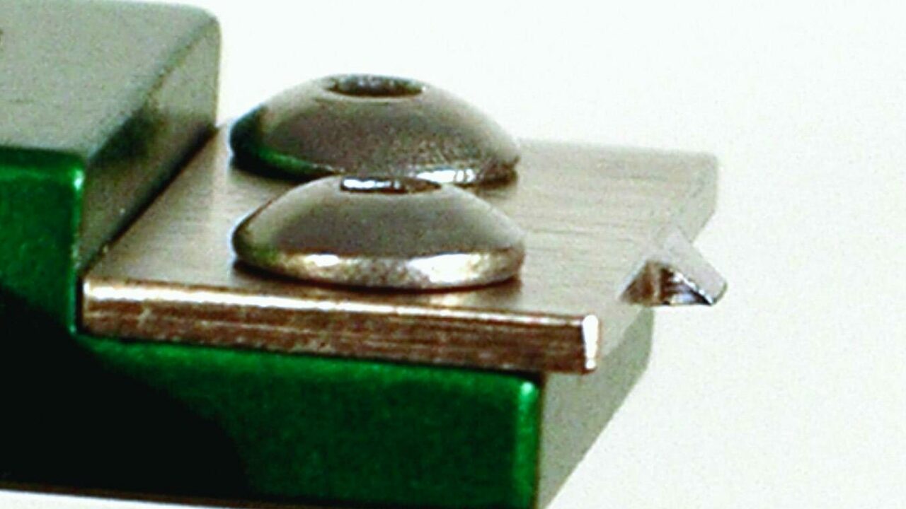 Knife Edges for Epsilon Extensometers