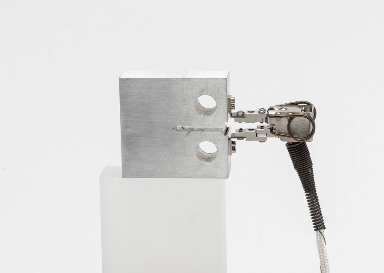 Non-Contacting Laser Extensometers - Epsilon Tech